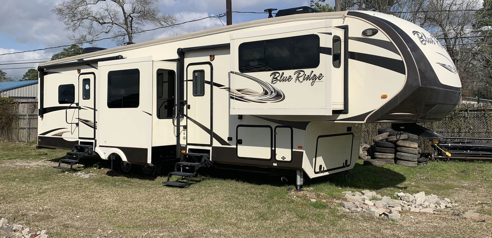 Red Tag Sale 2018 Forest River Blue Ridge 39' Fifth Wheel from Texas ...
