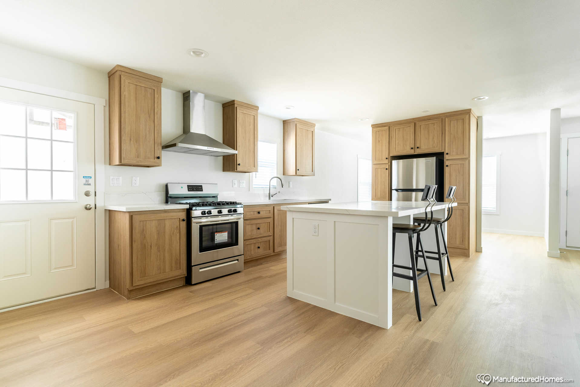 Tempo Stayin' Alive 55TMP28563CH by Clayton Hermiston - Elite Housing