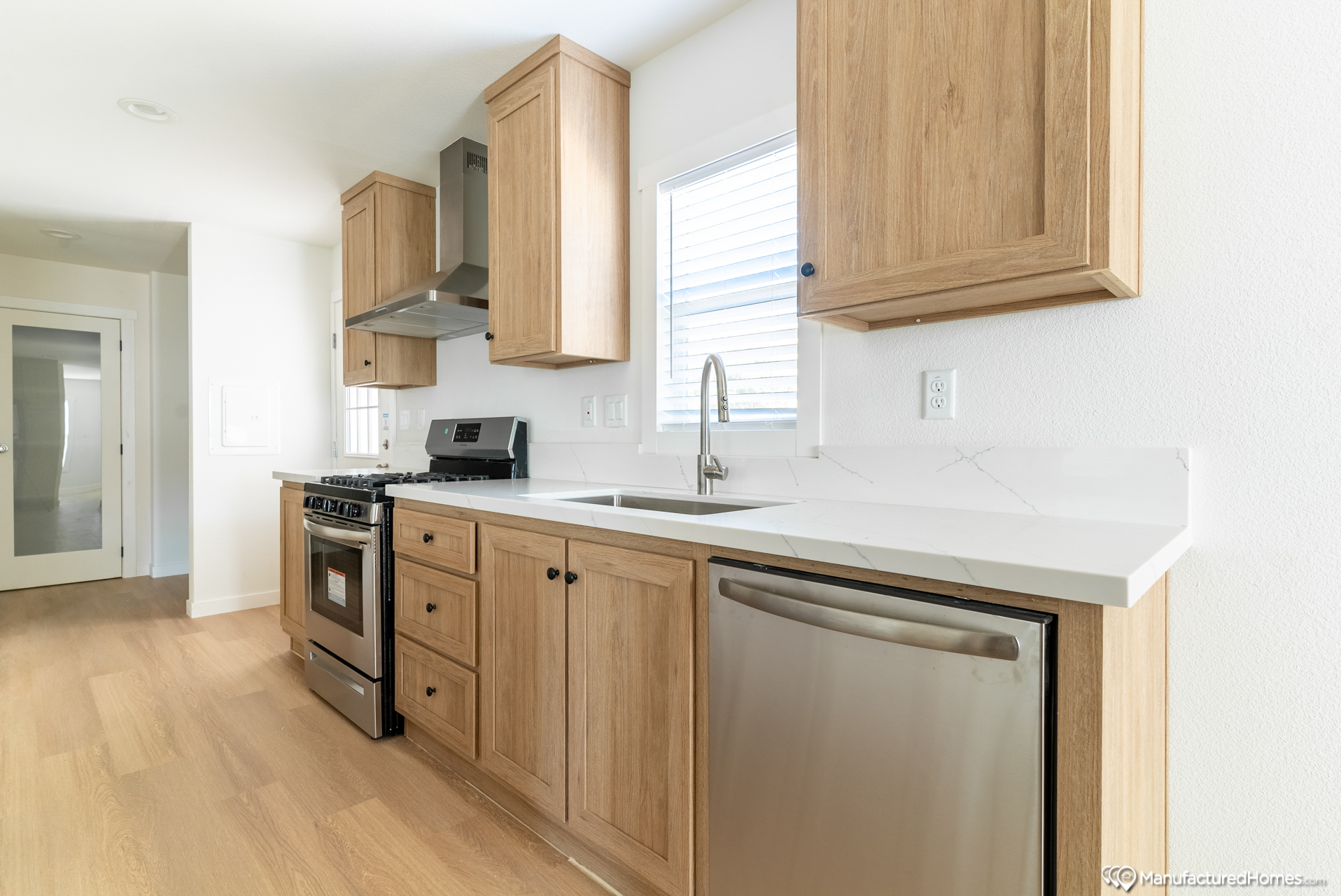 Tempo Stayin' Alive 55TMP28563CH by Clayton Hermiston - Elite Housing