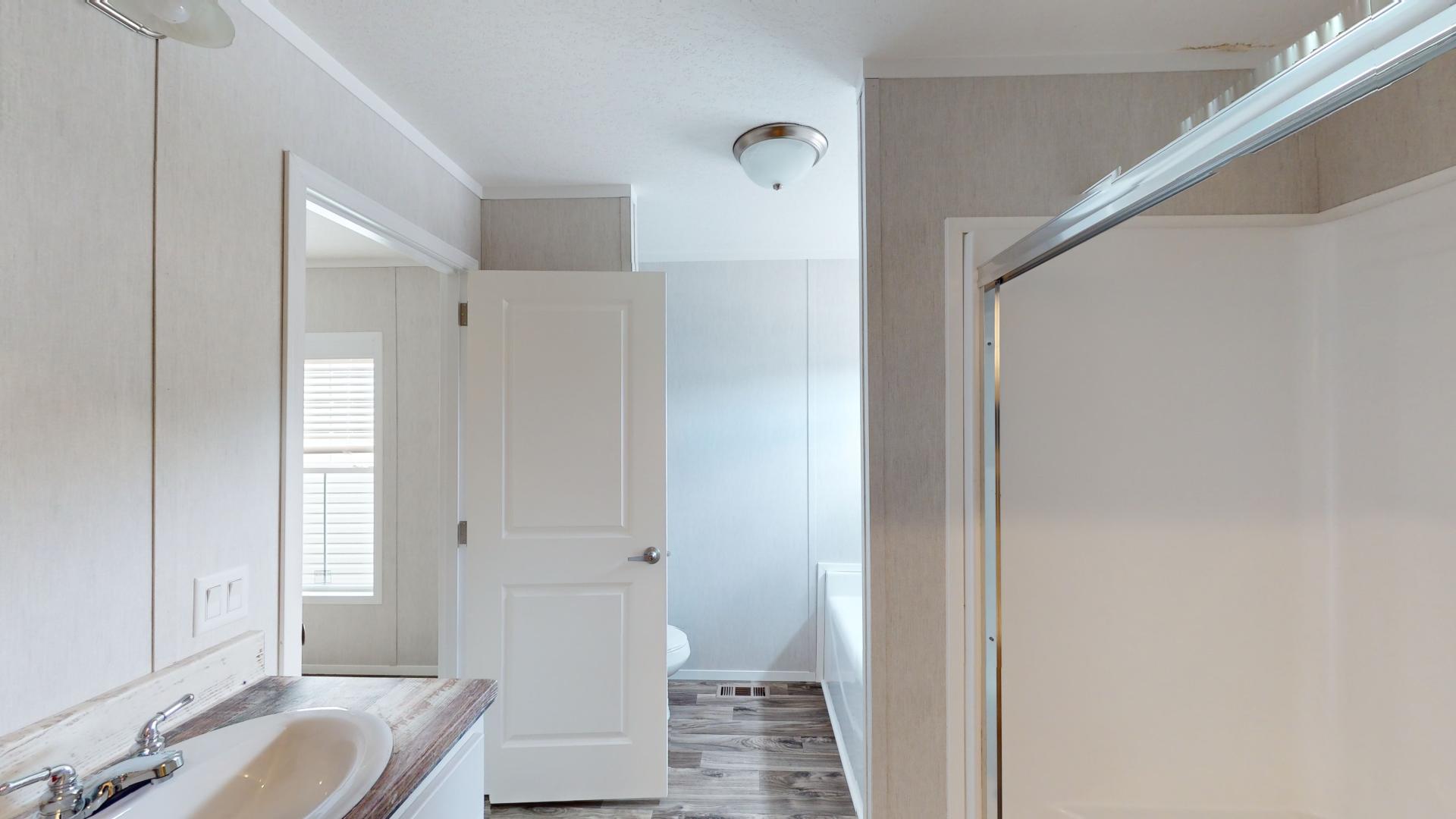 ARC The Robin ARC1680-8000 (Standard MBR) from Kelly Mobile Homes