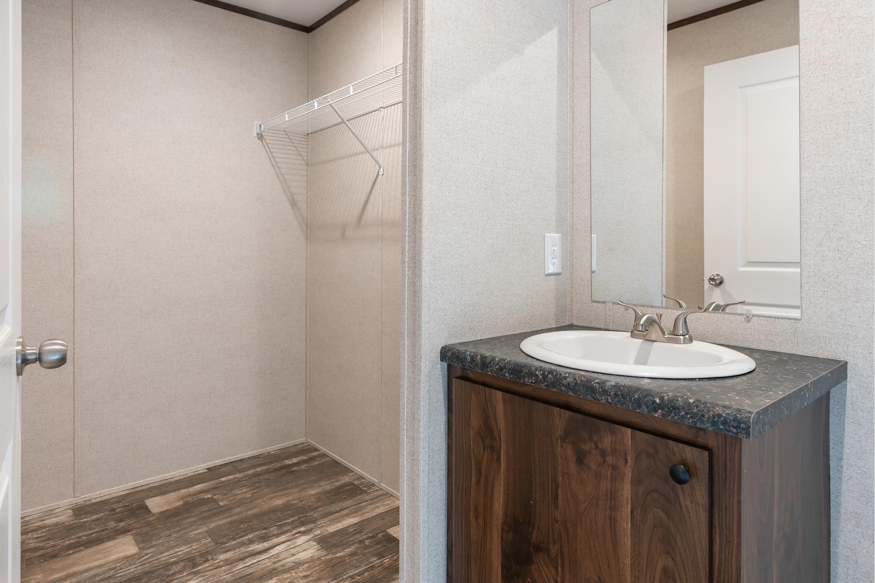 Prime Series The Spire 1660H22P01 from